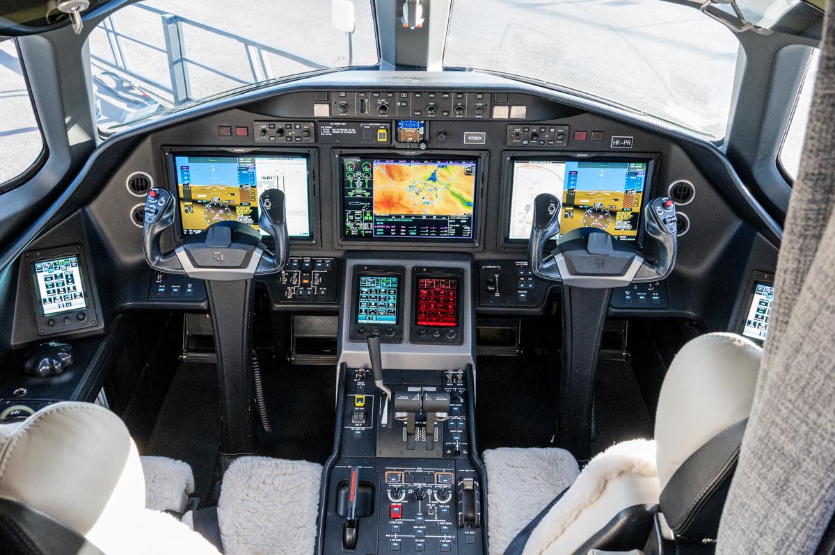 Gallery: Flight Decks On Business Aviation Aircraft At NBAA-BACE 2023 ...