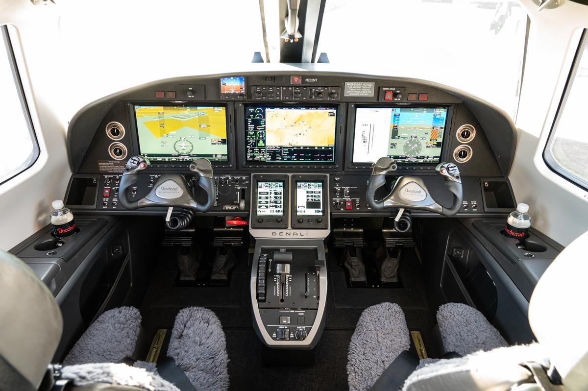 Gallery: Flight Decks On Business Aviation Aircraft At NBAA-BACE 2023 ...