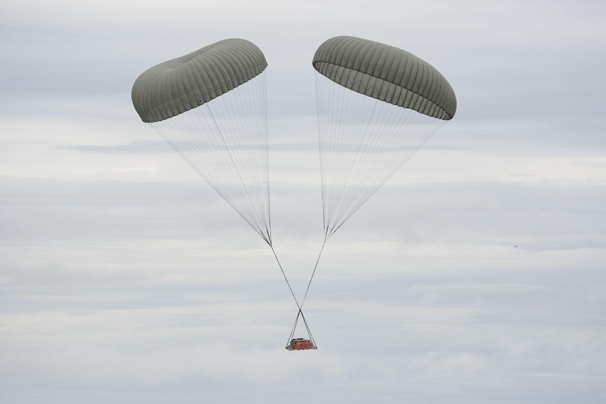 Gallery: Alaskan C-17, Chinook Support Joint Airborne Parajump/TACP ...