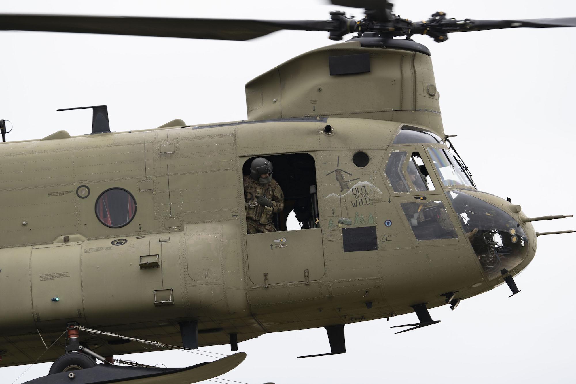 Gallery: Alaskan C-17, Chinook Support Joint Airborne Parajump/TACP ...